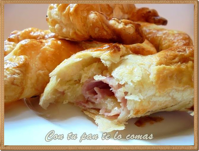 CROISSANTS RELLENOS DE JAMÓN Y QUESO