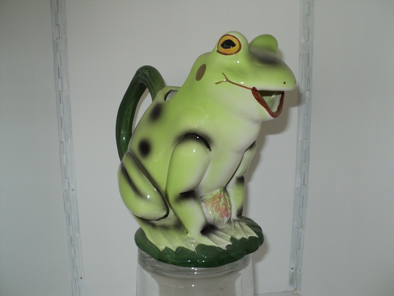 collections jean-louis crochon: les pichets grenouille