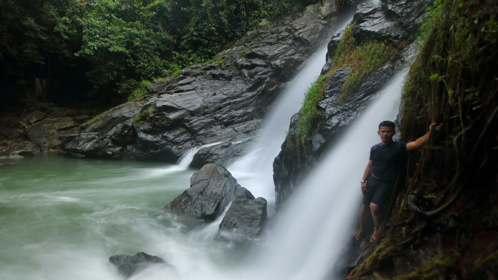 Curug Rahong dan Danau Quarry Jayamix:Keindahan di Tengah Kerusakan ...