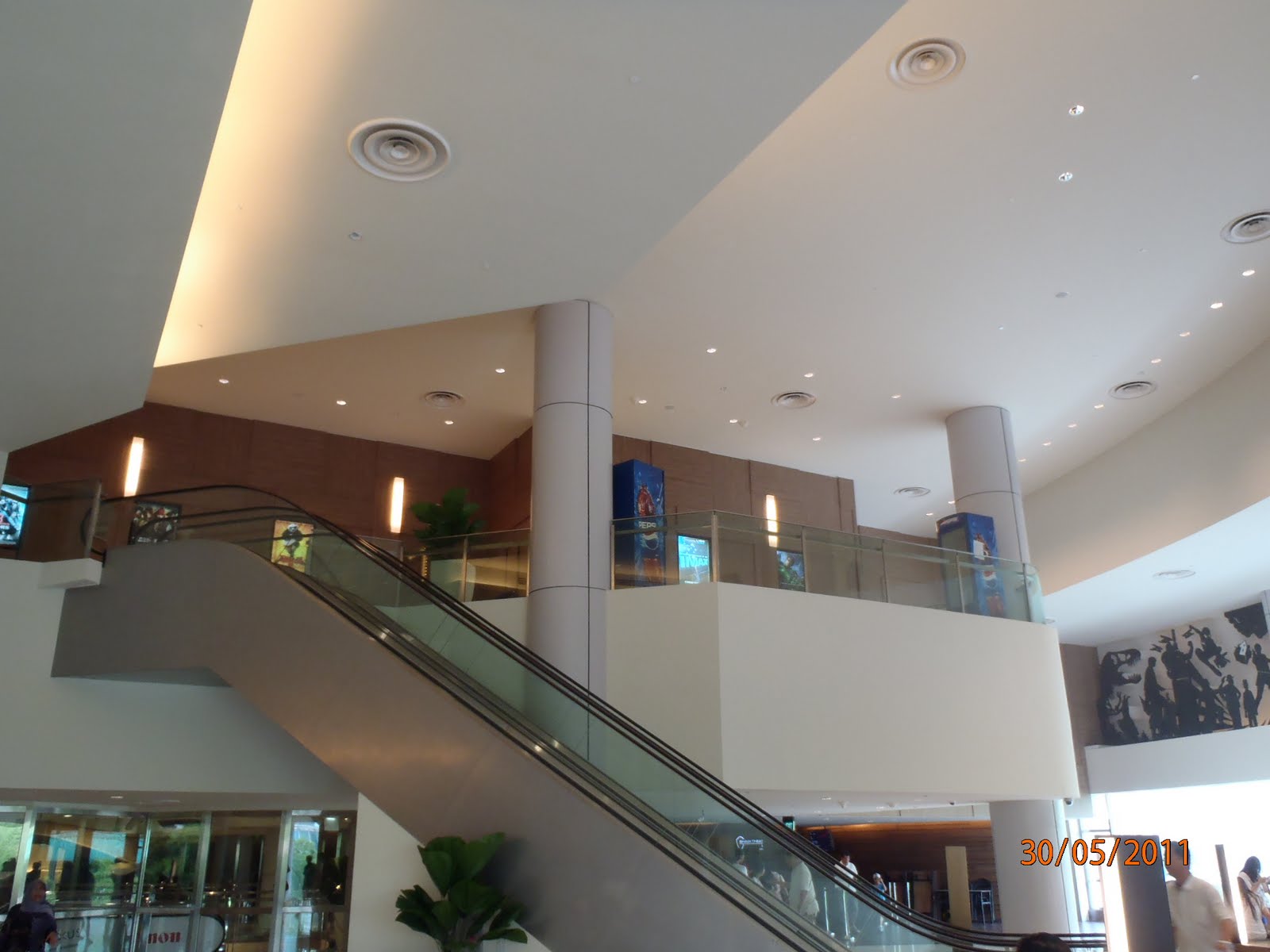 The Realm of Love, Sunshine & Dreams: The Revamped Iconic Shaw Lido ...