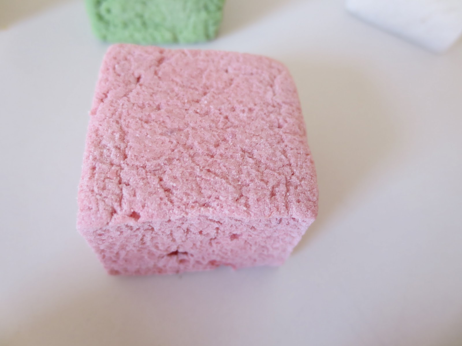 The Hussy London Housewife: New trend : The Marshmallow - Fluffy Puff ...