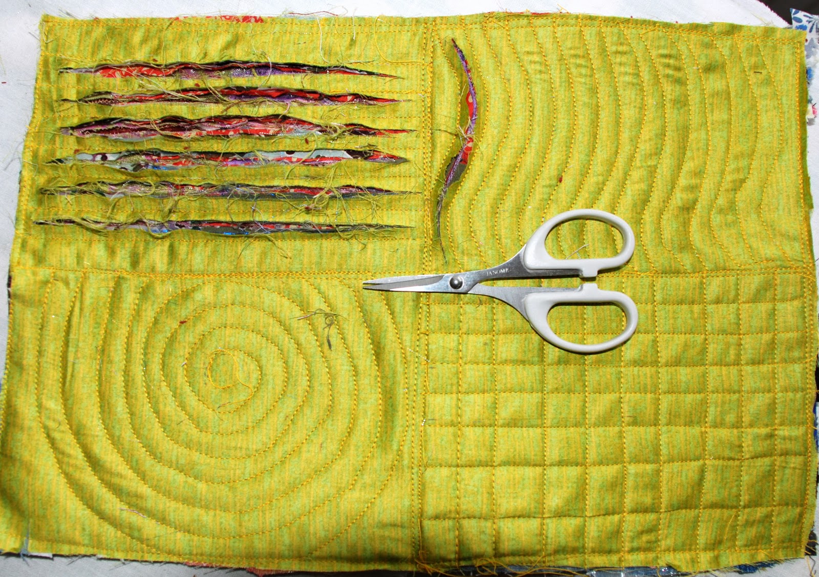 Third Age Musings: Teach yourself textiles - slashing and burning