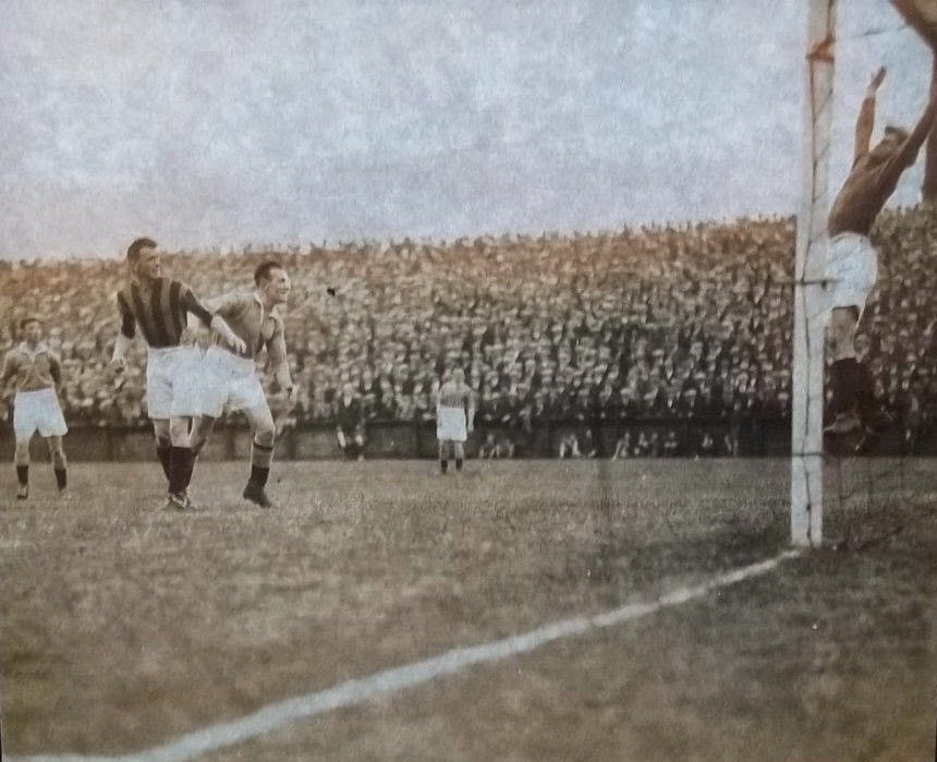 Old Scottish Football: Aberdeen v Rangers 1920s Pittodrie