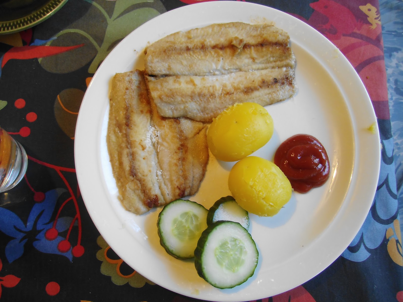 Swedish food - as we create it in Sweden: Fried herring (stekt sill)