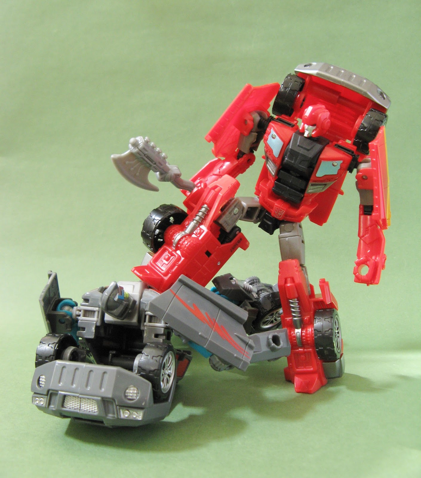 Transformers Generations Combiner Wars Deluxe class IRONHIDE IDW 變形金剛世代 ...