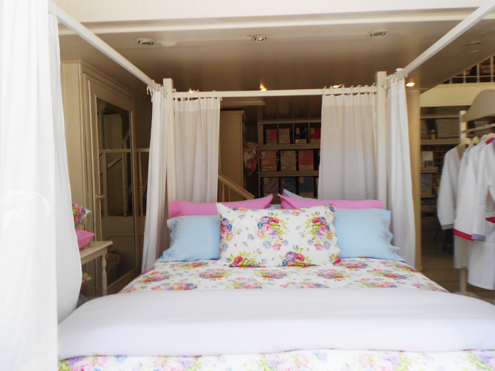 AllTheLures: Cultural Assignment: The "4 Store" Hunt