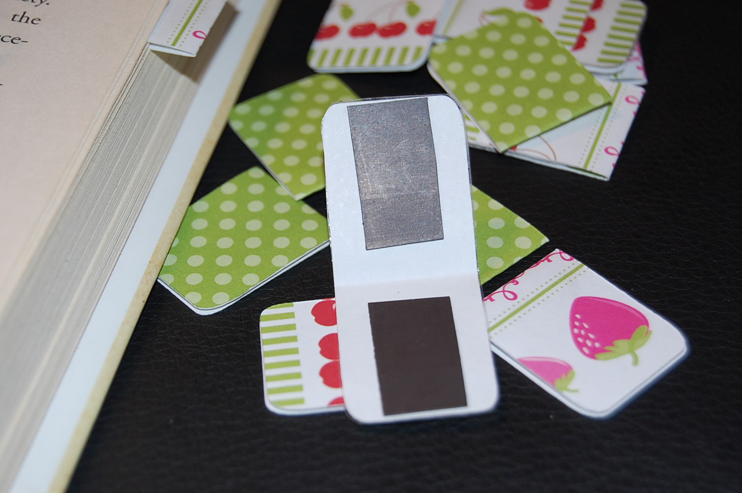 The Crafty Touch: Magnetic Magazine Tags or Bookmarks