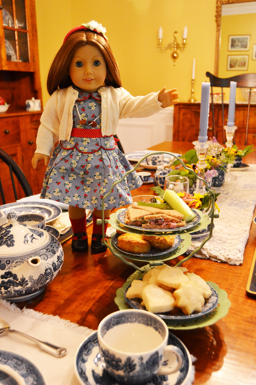 A Peek into the Pantry: Emily's Roast Beef Tea Sandwiches, Cheddar ...