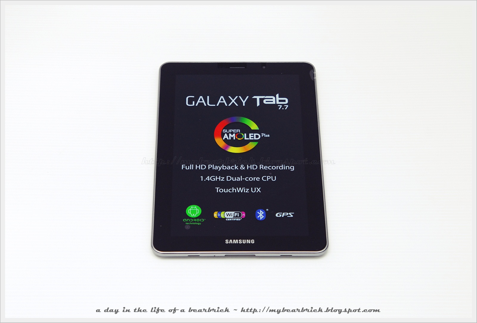 a day in the life of a BE@RBRICK: Samsung Galaxy Tab 7.7 Review