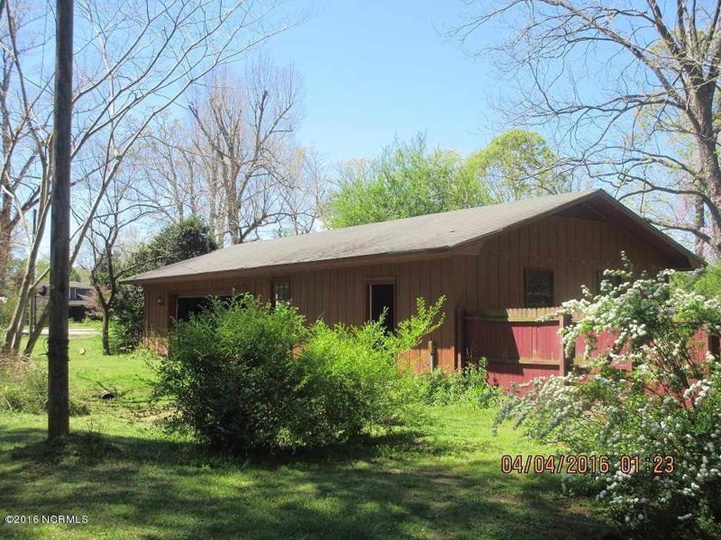 Sweet House Dreams: 1901 Southern Colonial Revival with Historic Church ...