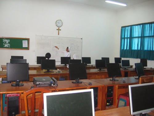 Program Kerja dan Permasalahan Laboratorium Komputer | SERABI