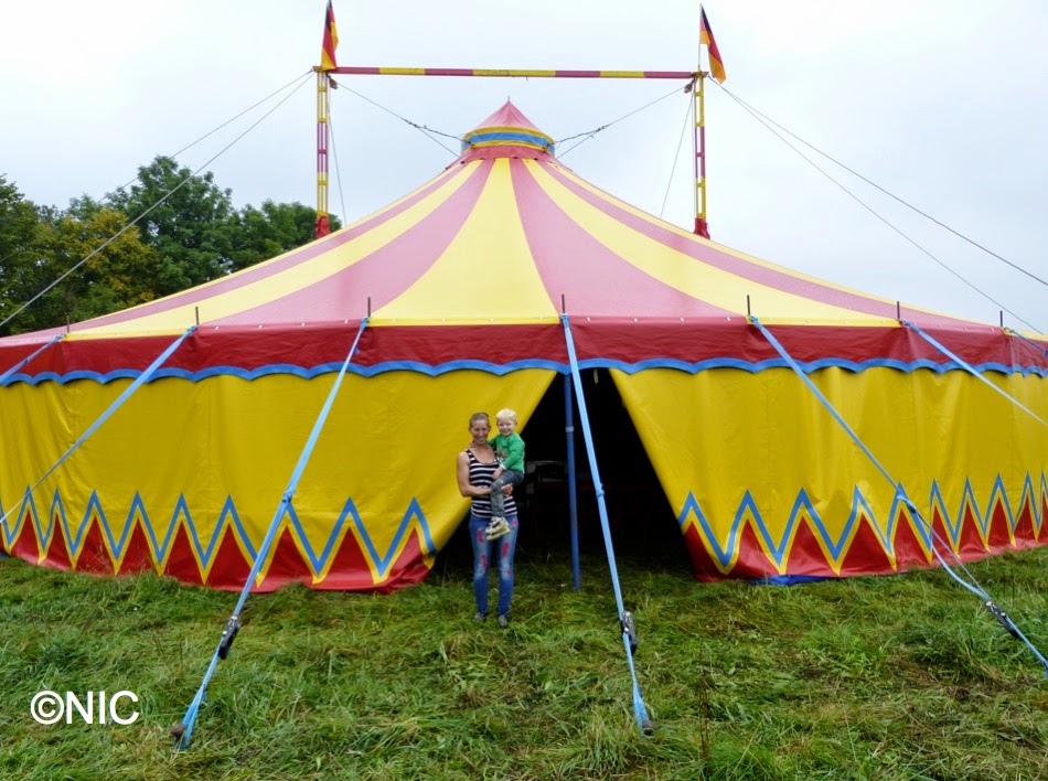 Norberts Internationale Circuswelt: Circus Mulan: Neues Chapiteau 2014