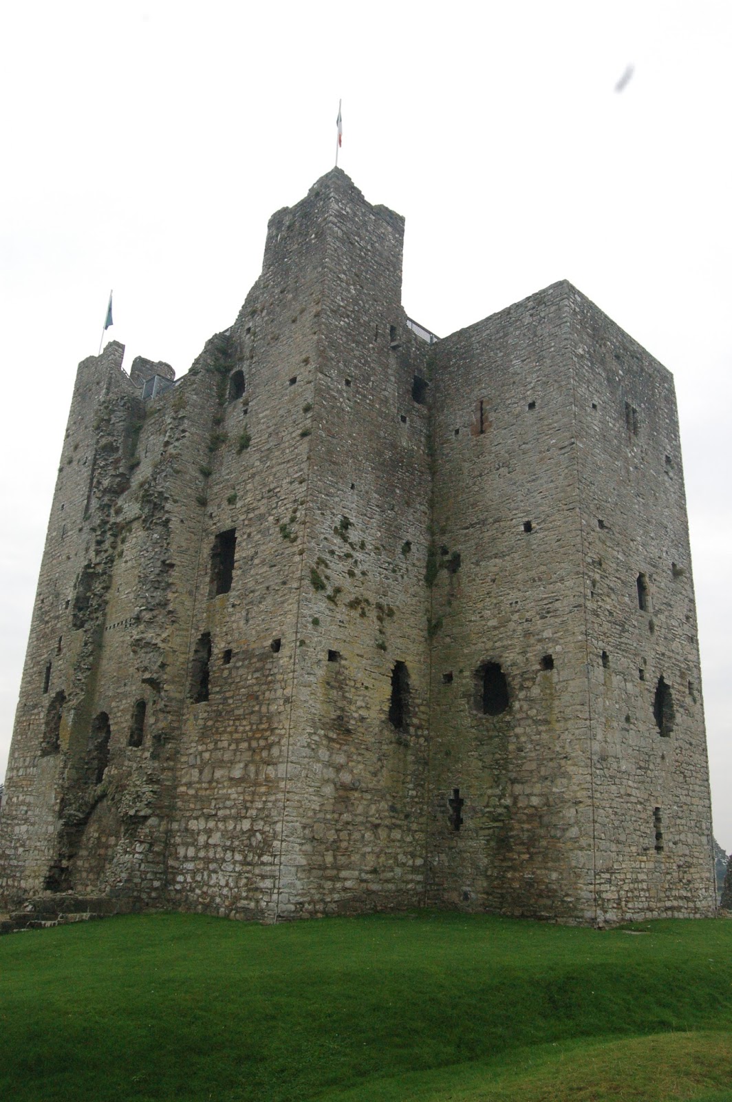 Emerald Post: Anatomy of a Castle: The Castle Keep