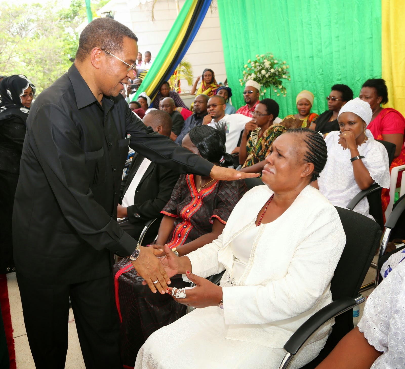 KAPTANI JOHN KOMBA AFARIKI DUNIA RAIS KIKWETE AONGOZA MAMI DAR KUANGA ...