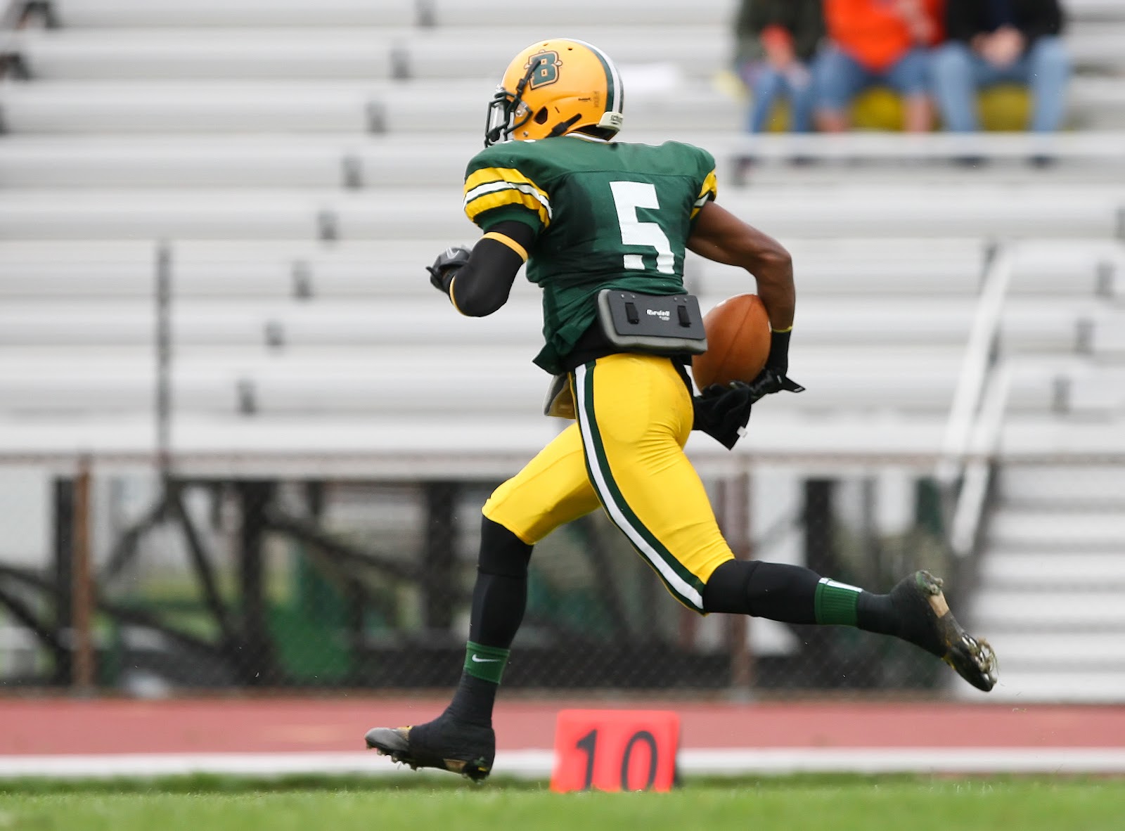 Golden Eagles Football: Jordan Hogan: Beat Kean