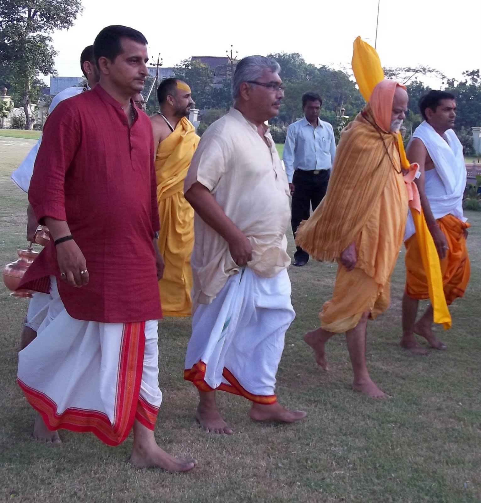 JAGAD GURU SHANKARACHARYA SWAMI NISCHALANAND SARASWATI JI