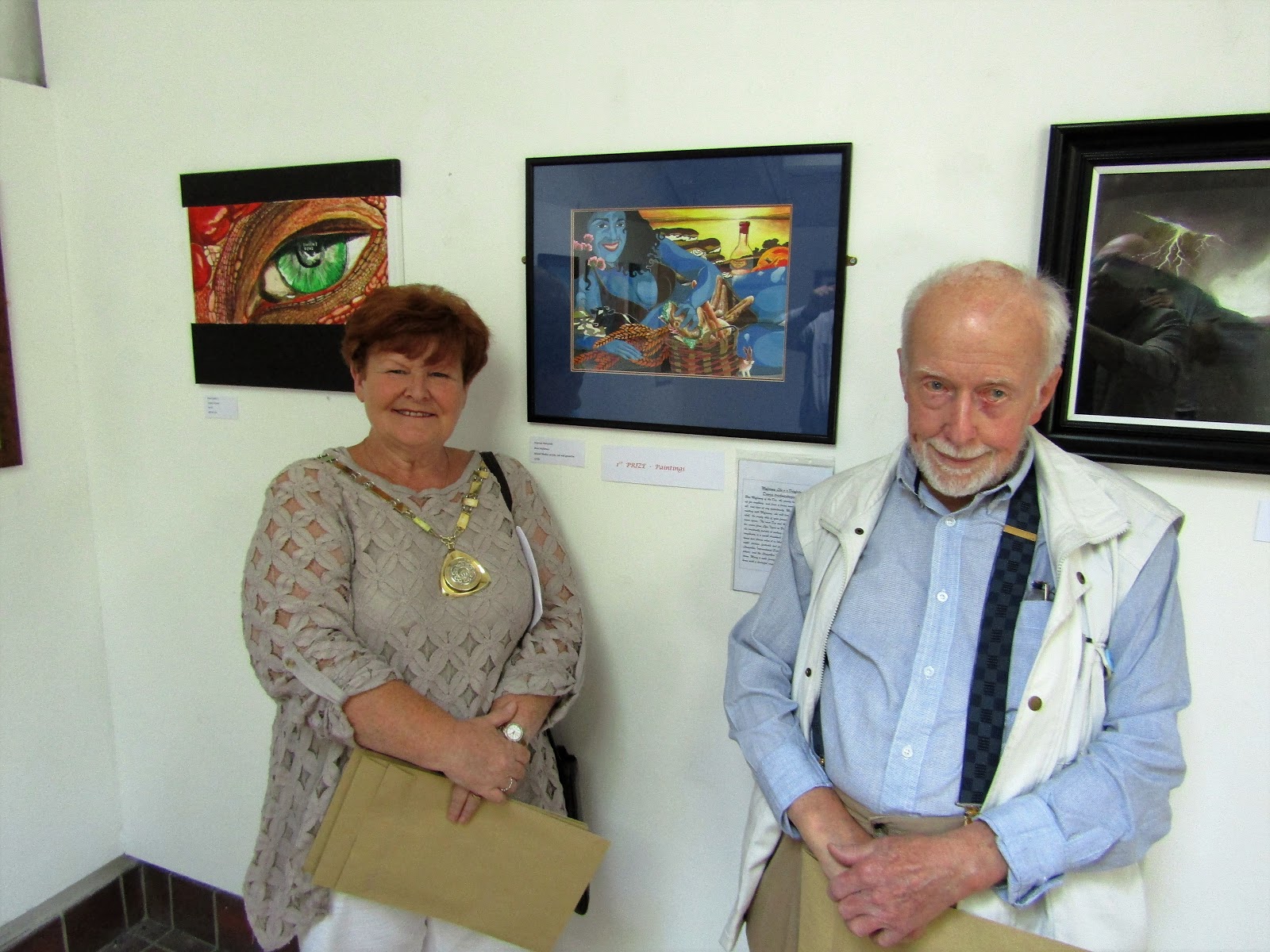 Llanblogger - news from Llangollen: Art competition prizes are presented