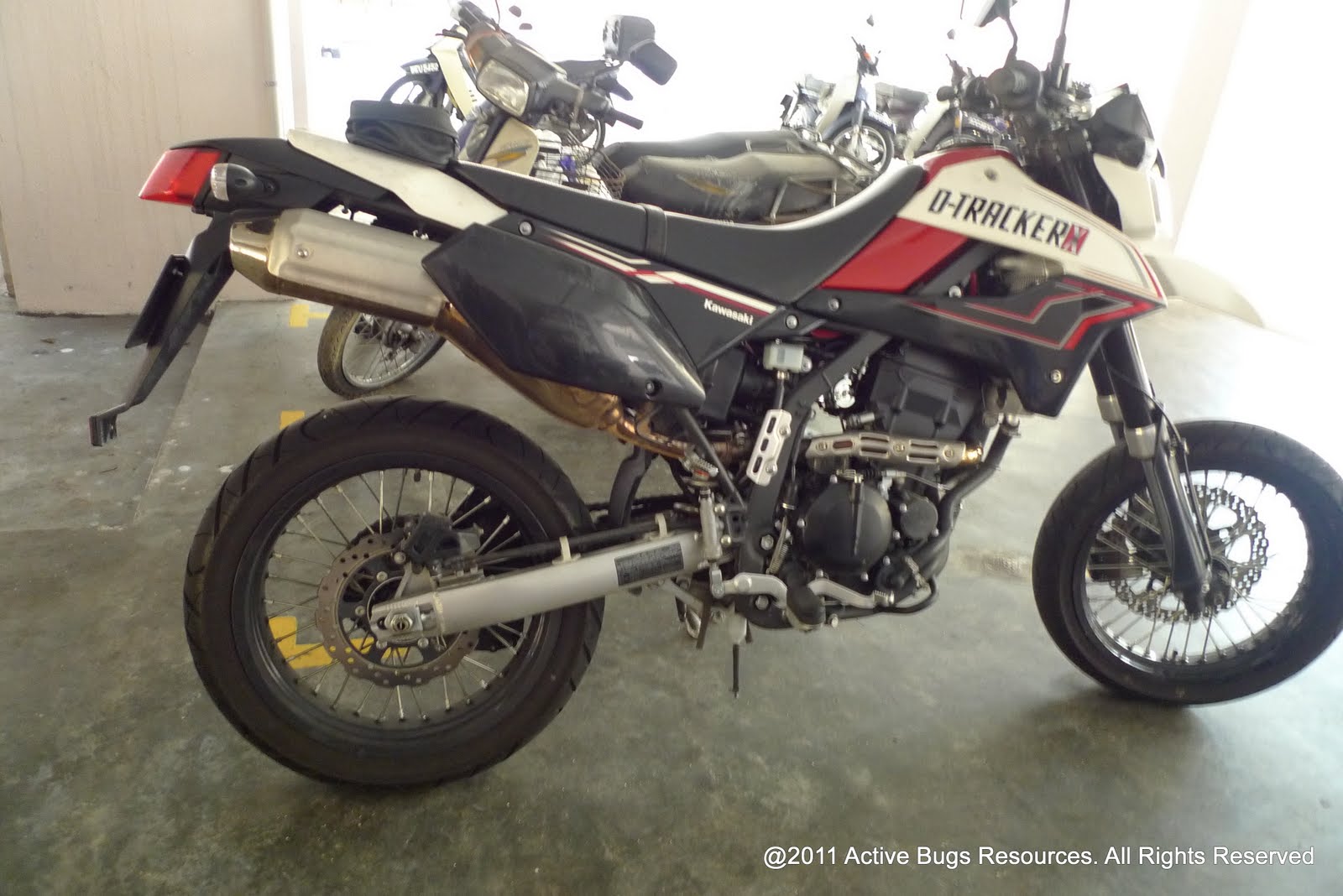 Reviews on - Bike, Cars, Gadgets & Travel.: Kawasaki D-Tracker Review 2011.