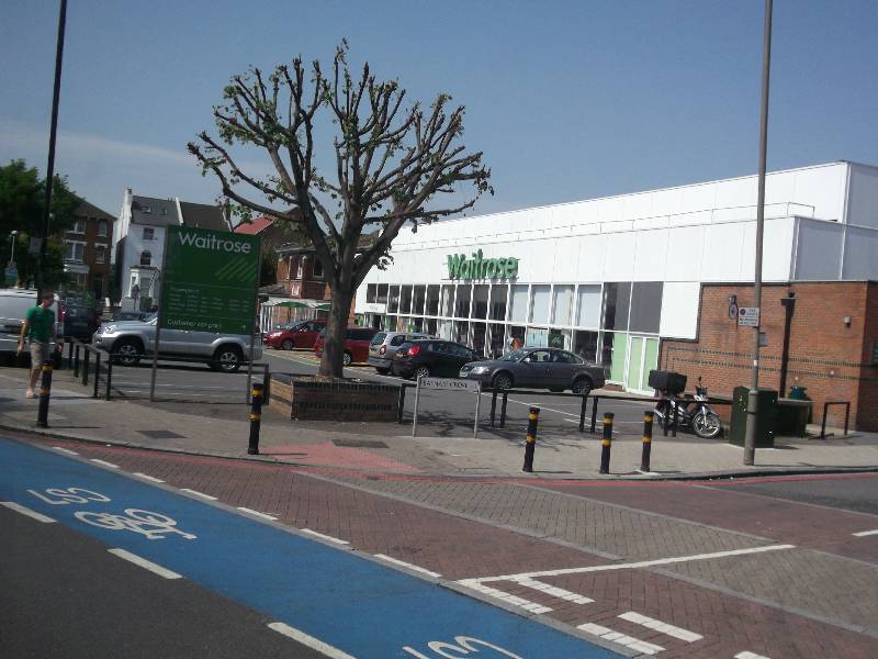 London buses one bus at a time: the return: The Number 355 Route