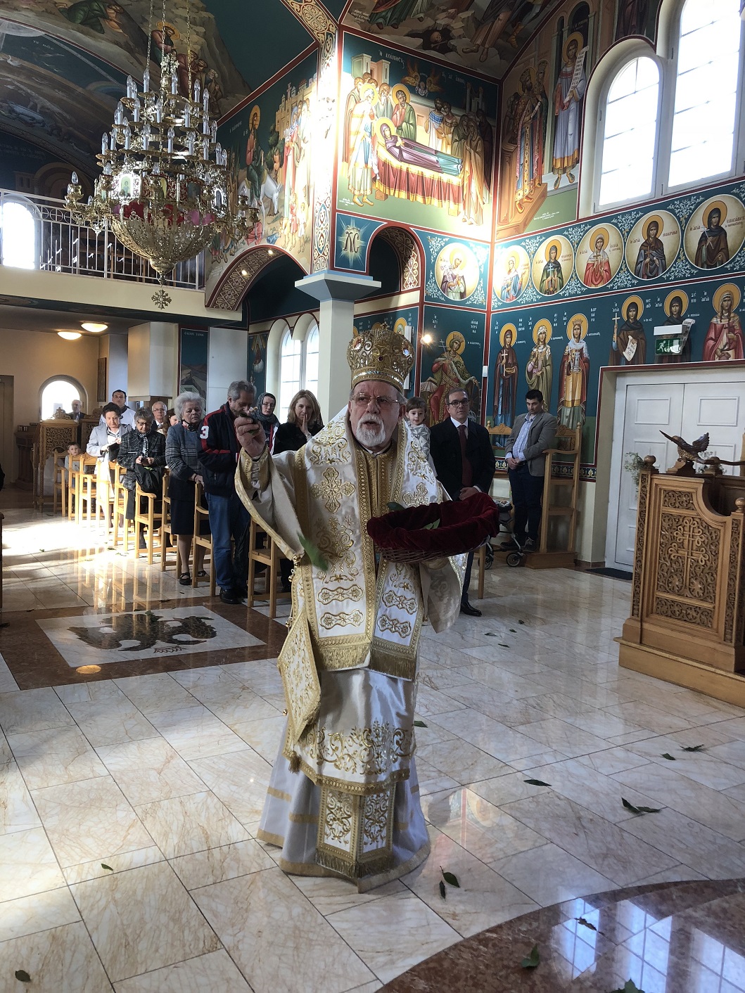 ΦΩΣ ΦΑΝΑΡΙΟΥ: ΤΟ ΠΑΣΧΑ ΣΤΗΝ ΜΗΤΡΟΠΟΛΗ ΕΛΒΕΤΙΑΣ