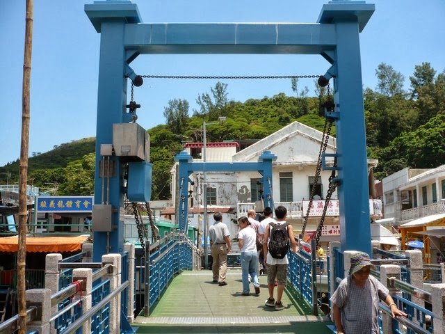 Your humorous Hong Kong Expert, Frank the tour guide: Rope Drawn Ferry ...
