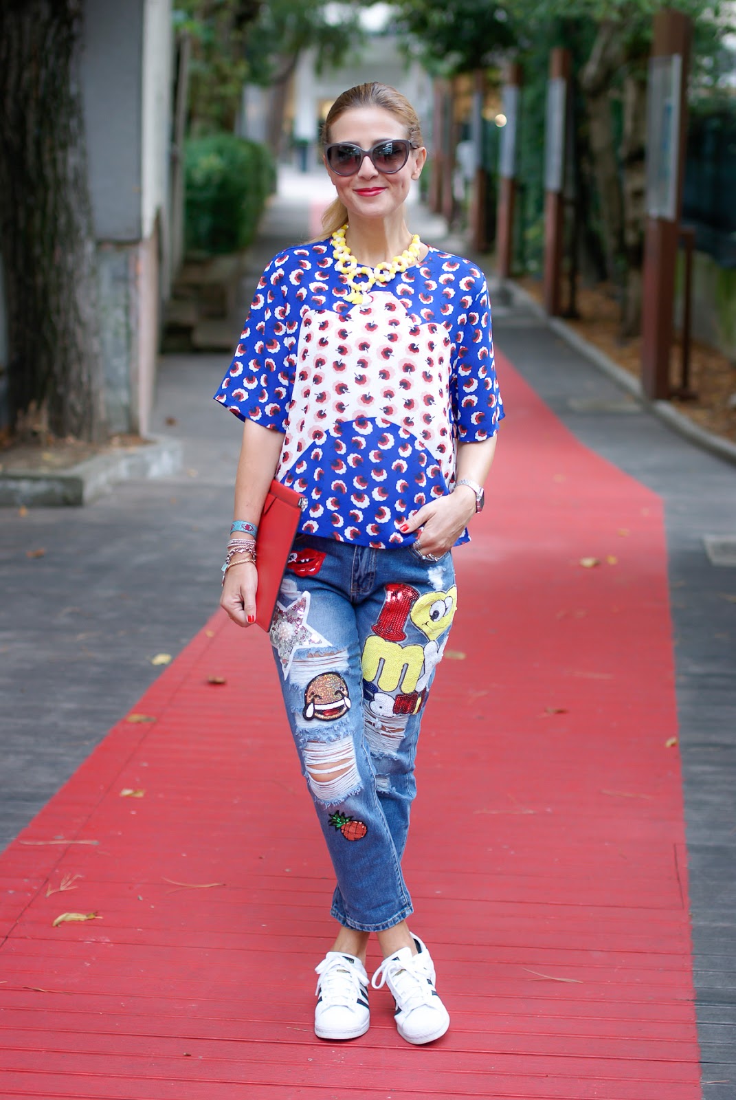 How to wear patched jeans | Fashion and Cookies - fashion and beauty blog