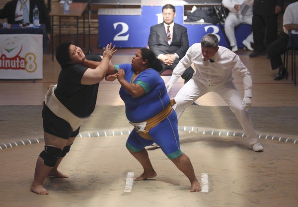 Ahli Sumo Wanita Beraksi Beraksi ( 18 Gambar )