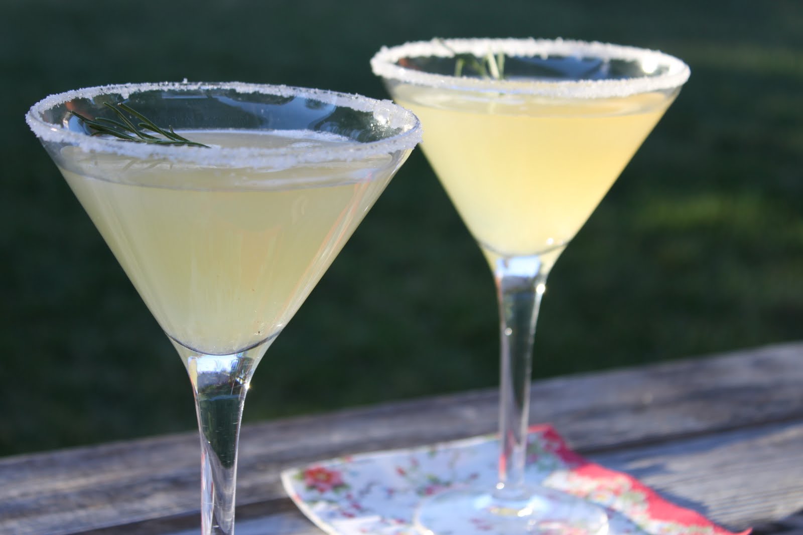 A Girl, a Market, a Meal...: Cocktail O' Clock!