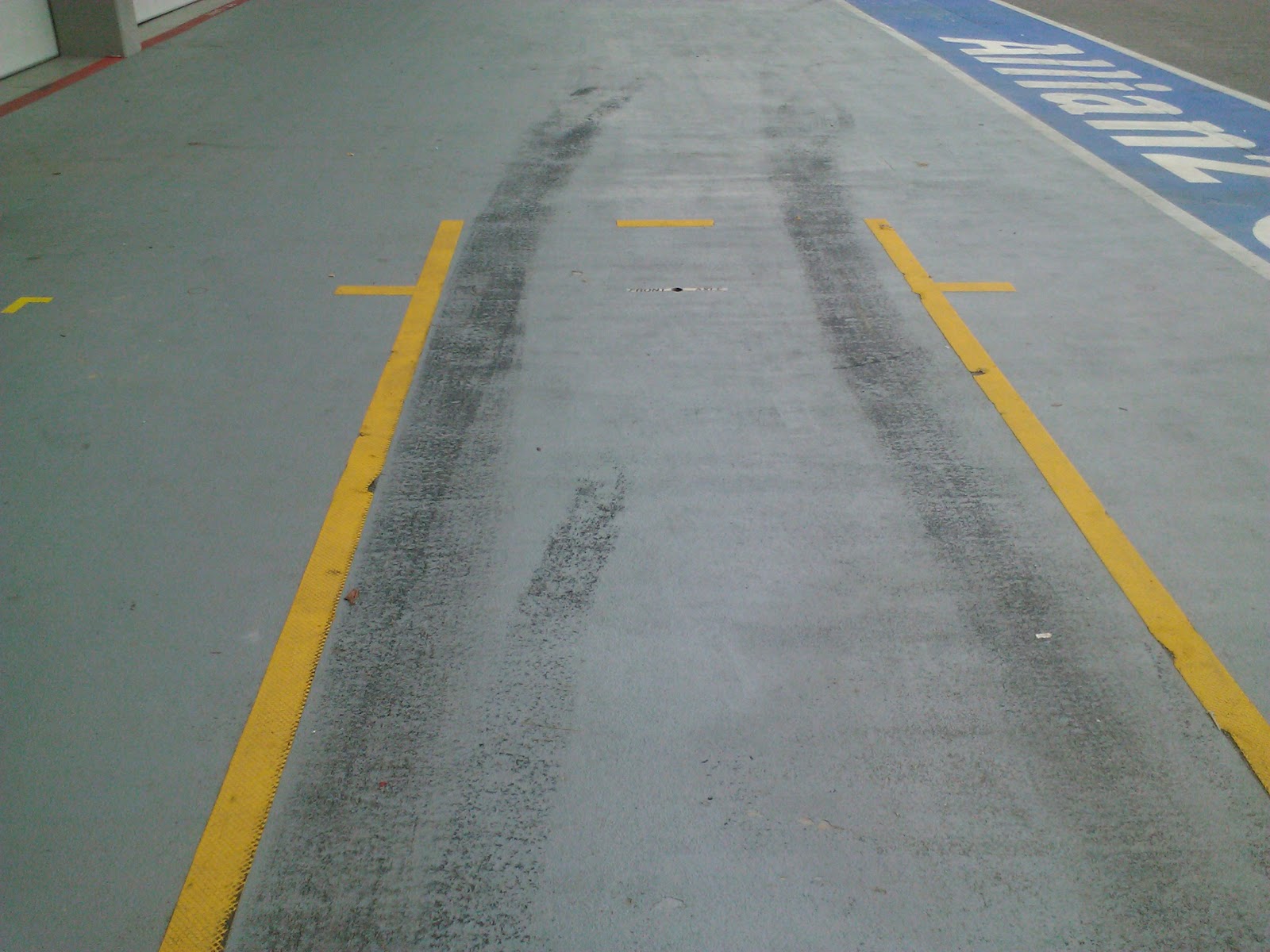 Frenzeelo: The F1 Pit Building