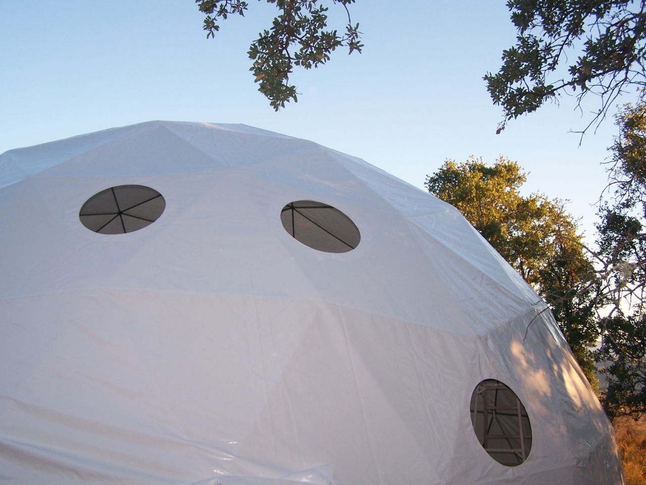 BRiZEL HANDCRAFTS: New Cover for the Geodesic Dome...