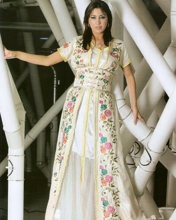 Caftan Fassi 2013 : Caftan Blanc Brodé - Caftan Marocain Boutique ...