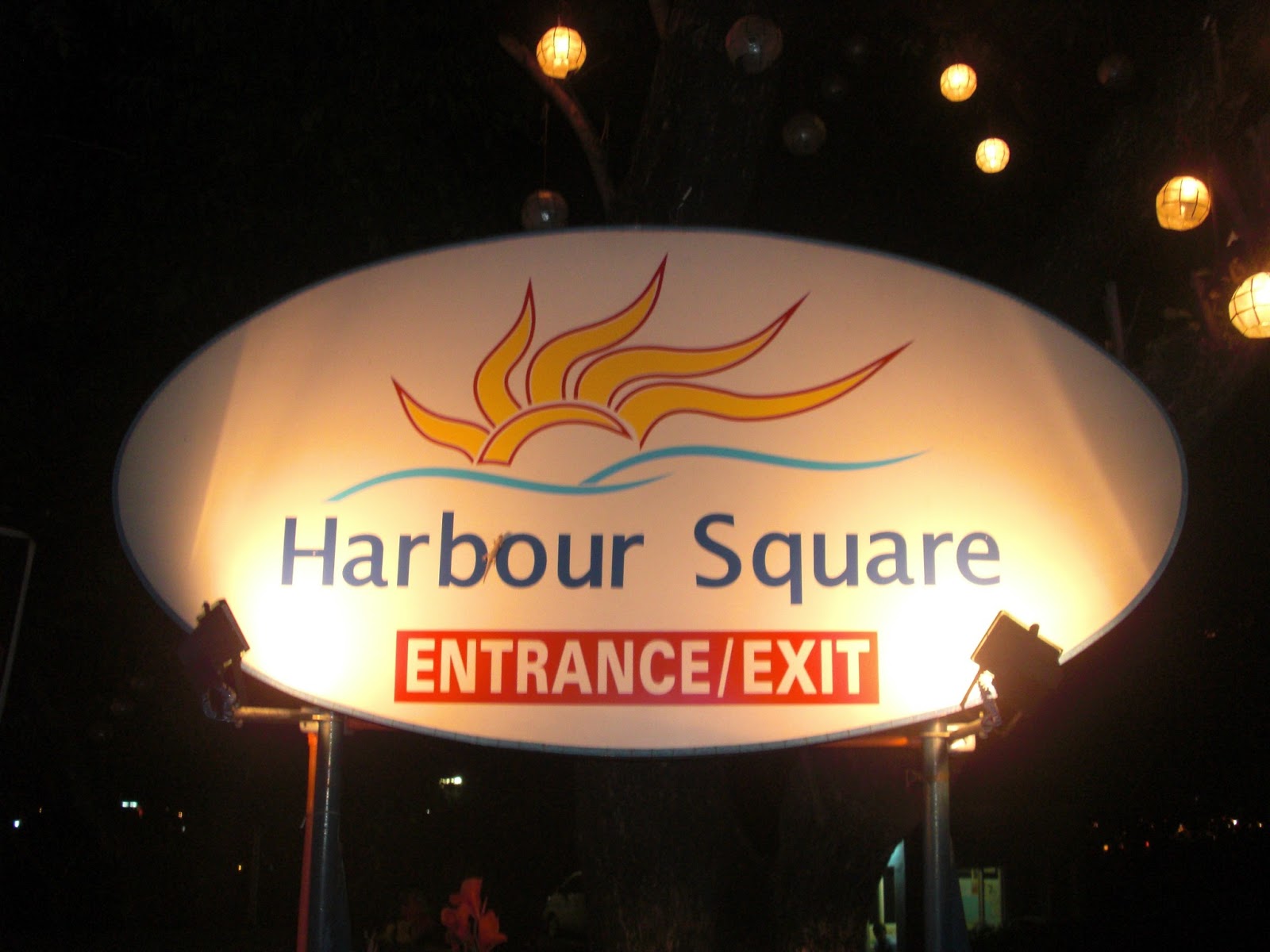 So RANDOM. : HARBOUR SQUARE