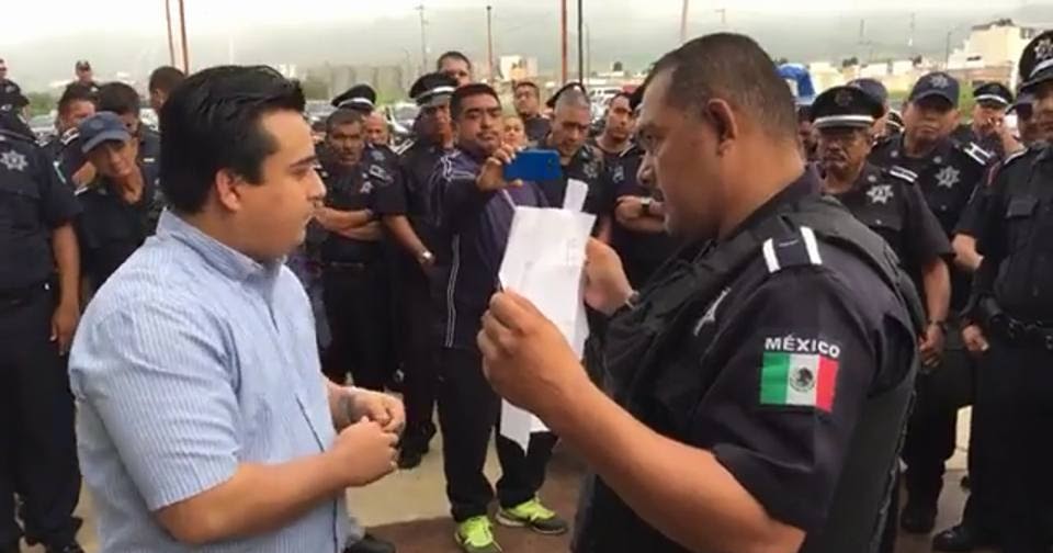 nayaritwnoticias: RECIBEN POLICÍAS PROMESAS CANTINFLESCAS DEL TITULAR ...