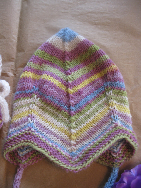 Of Wool and Loveliness: Knitting Disasters, Pretty Flowers