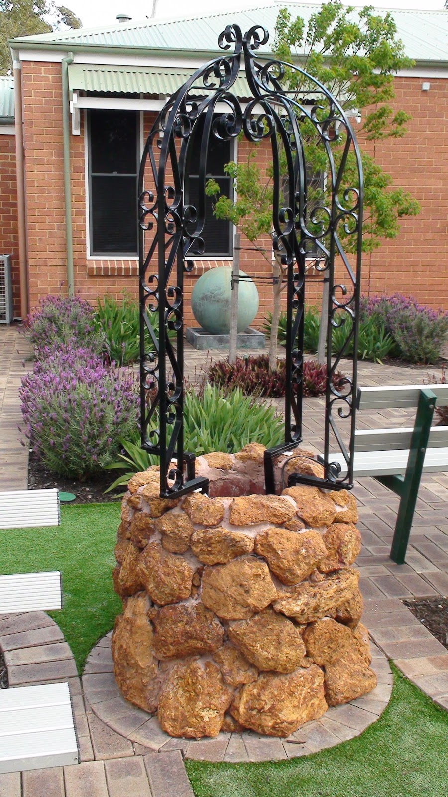 Boonadoo: September 2011