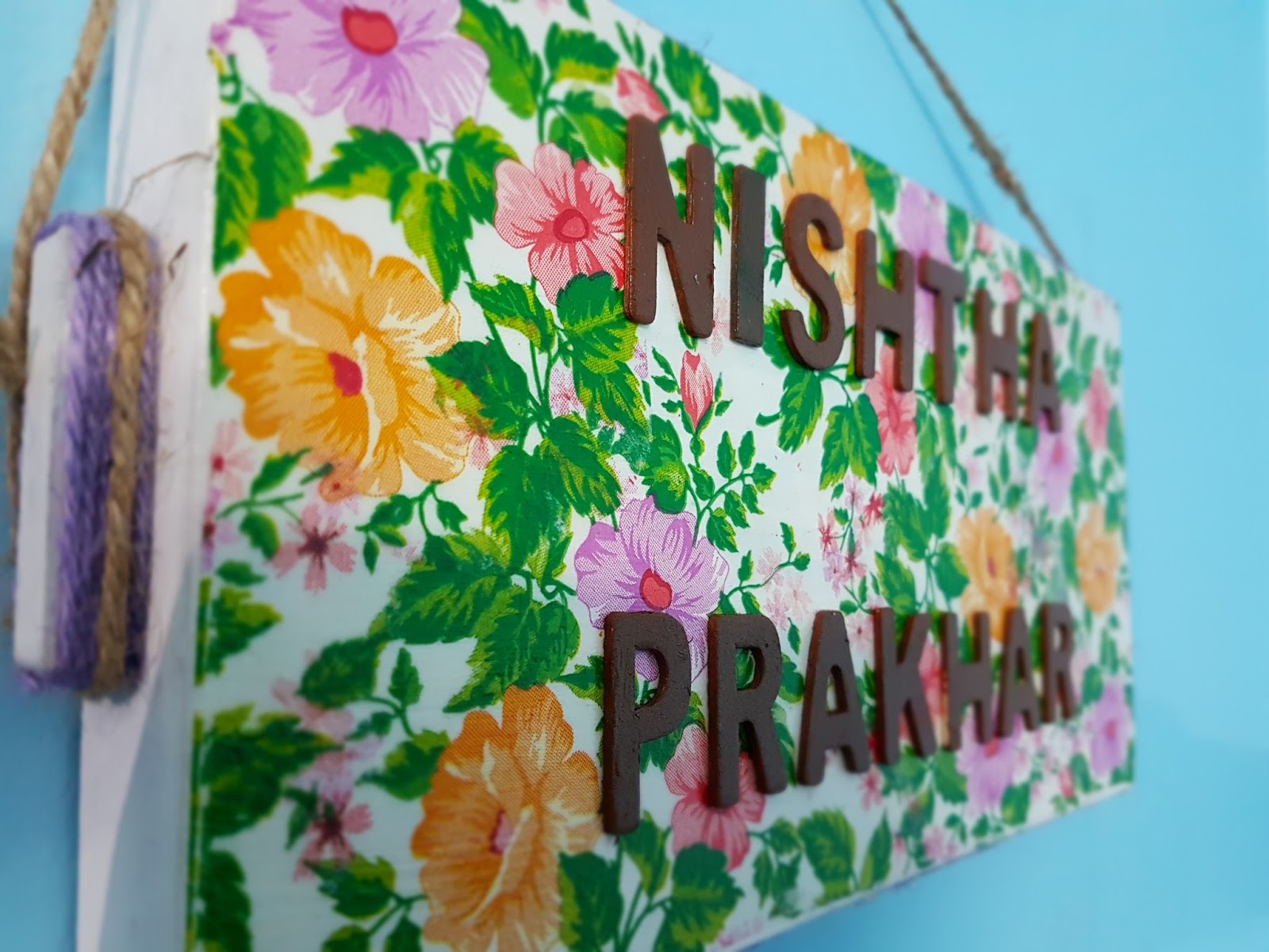 Sweet Little Things: DIY Alert: Super easy Name Plate for your home