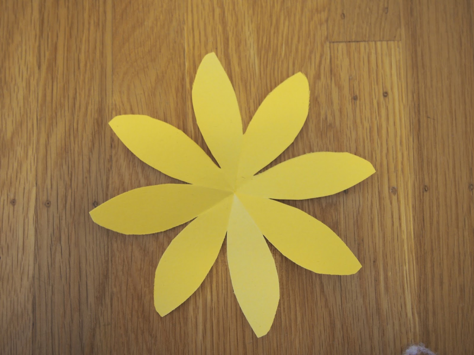 Paper Sunflower Chain • Bring light into any room!