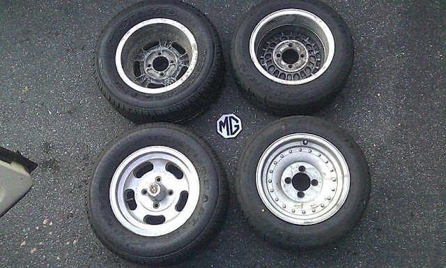 Gormless Racing - MGB GT: Wheels & Rims & The Plans of Mice & Men