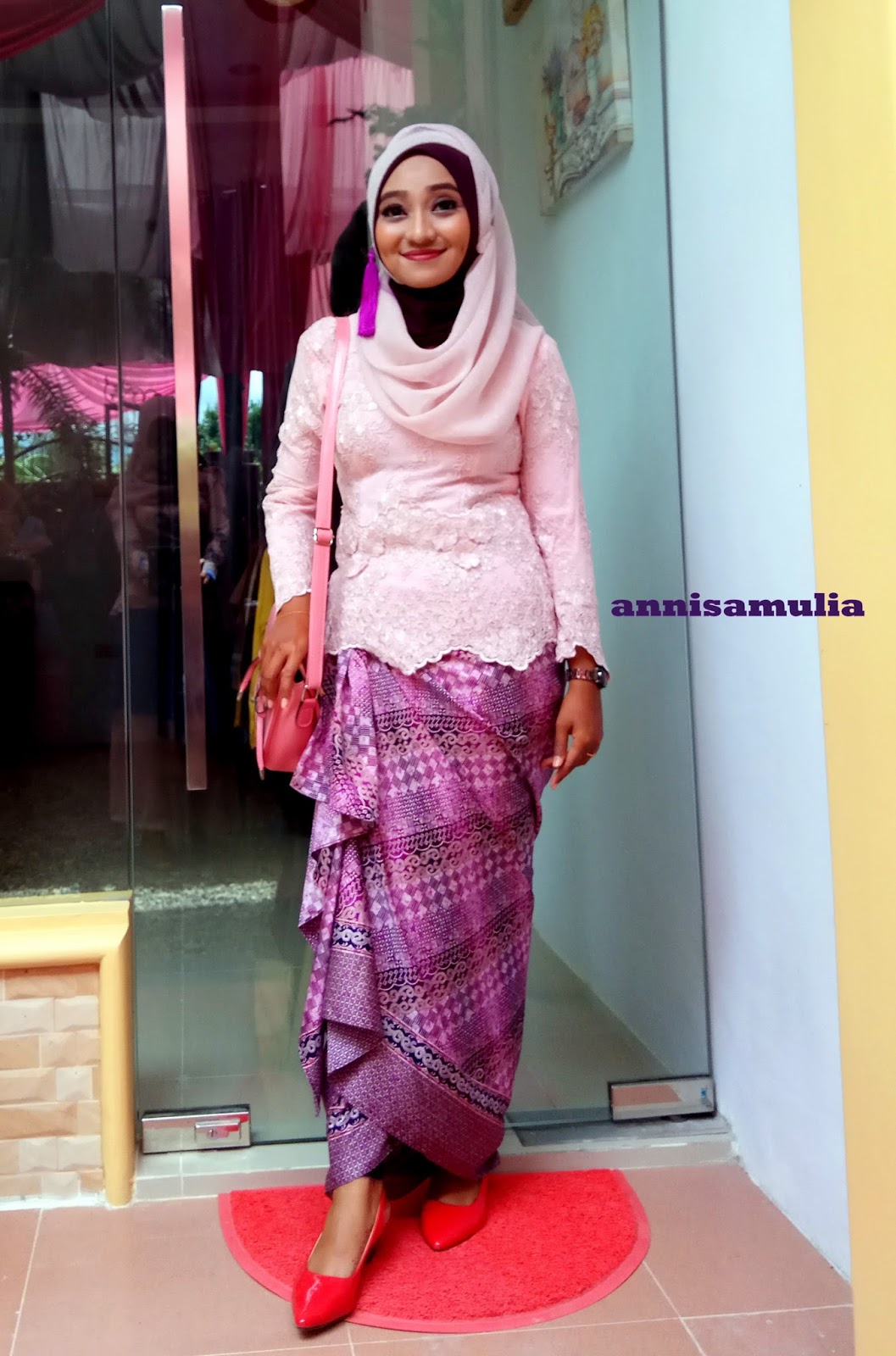 47+ Inspirasi Rok Lilit Untuk Kondangan