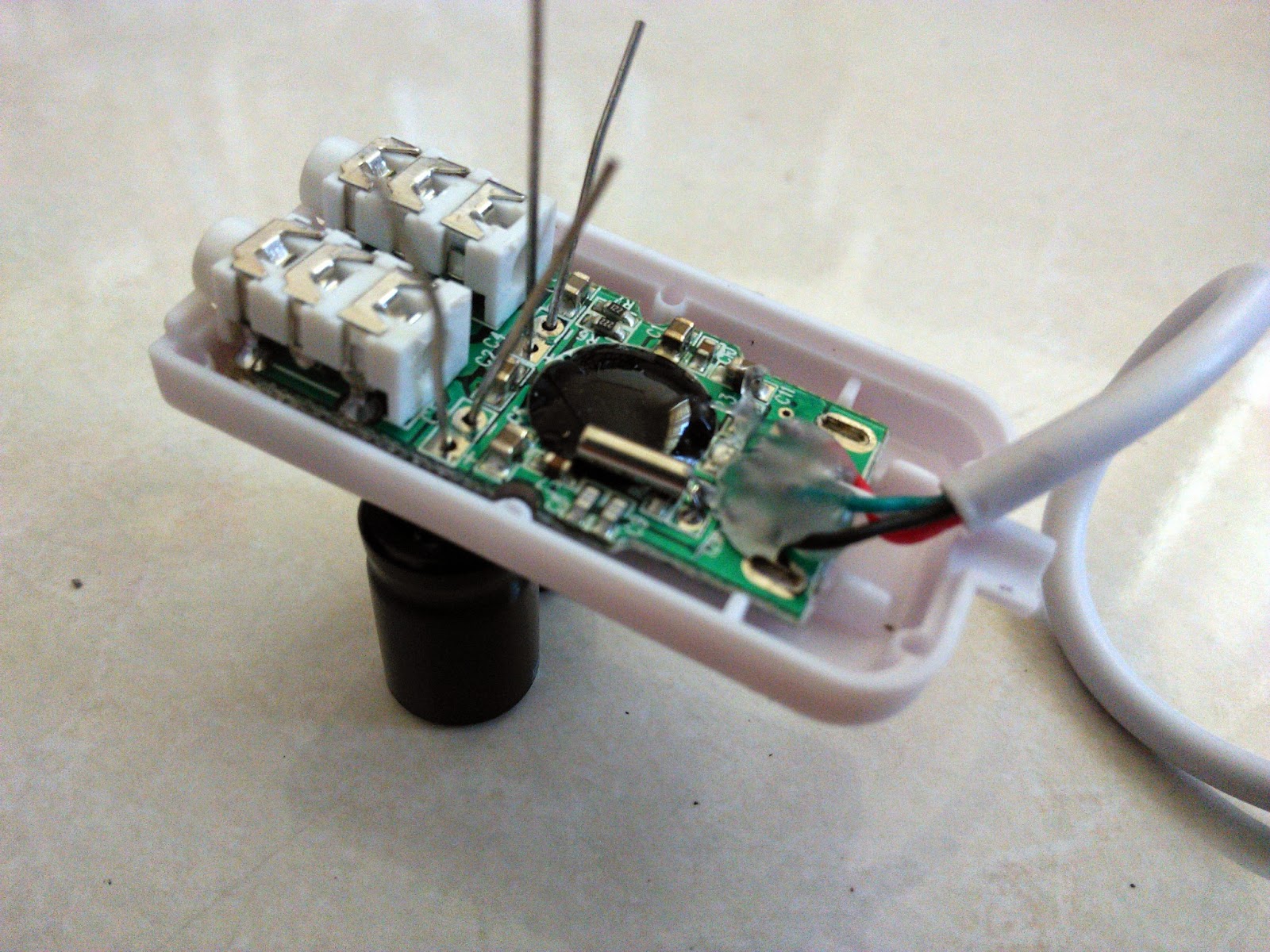 dreaMING of Fusion: Fixing USB audio controller (CM108) for headphones