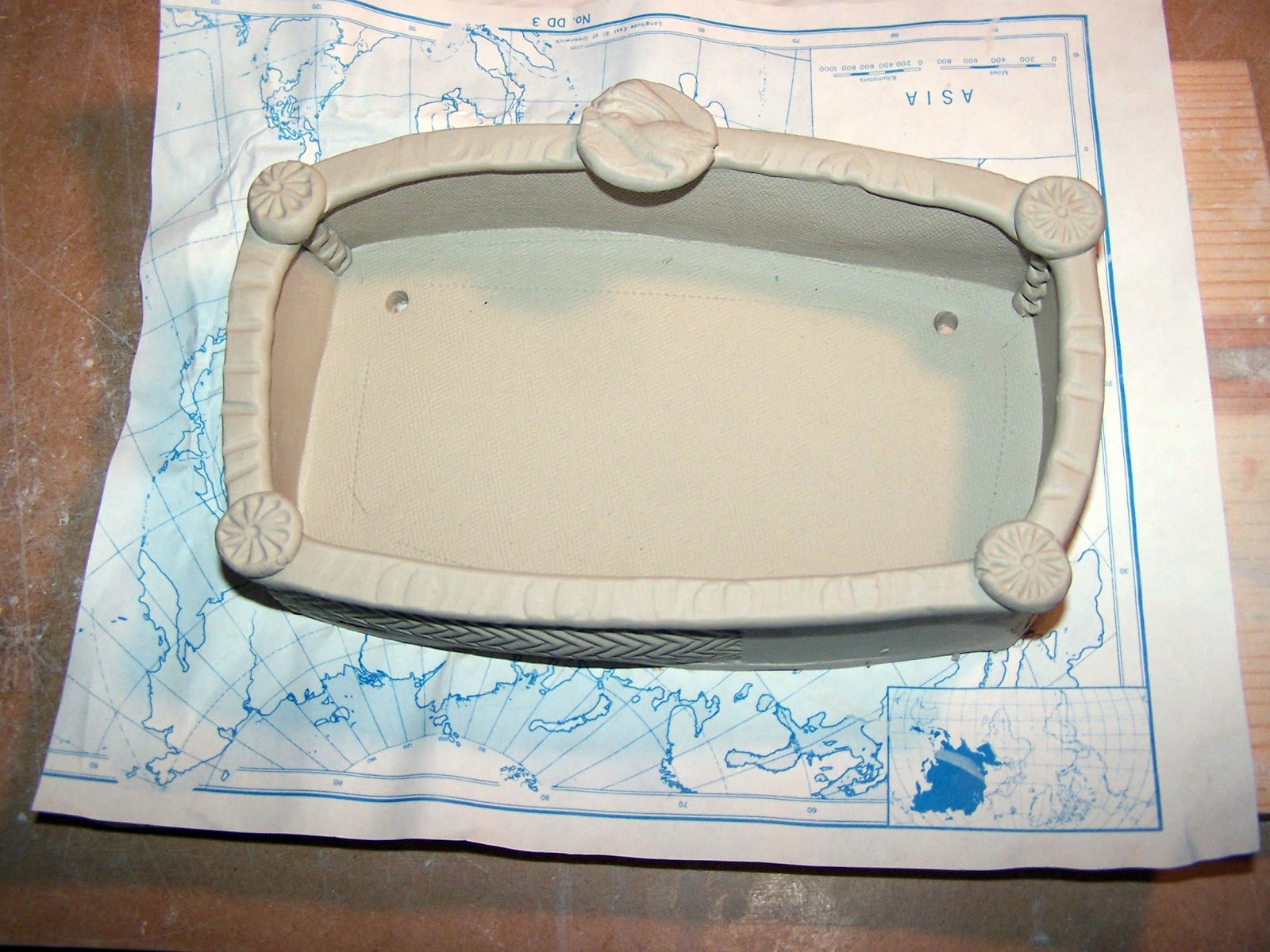 Polka Dot Clay Studio: Mas Nichos, Por Favor