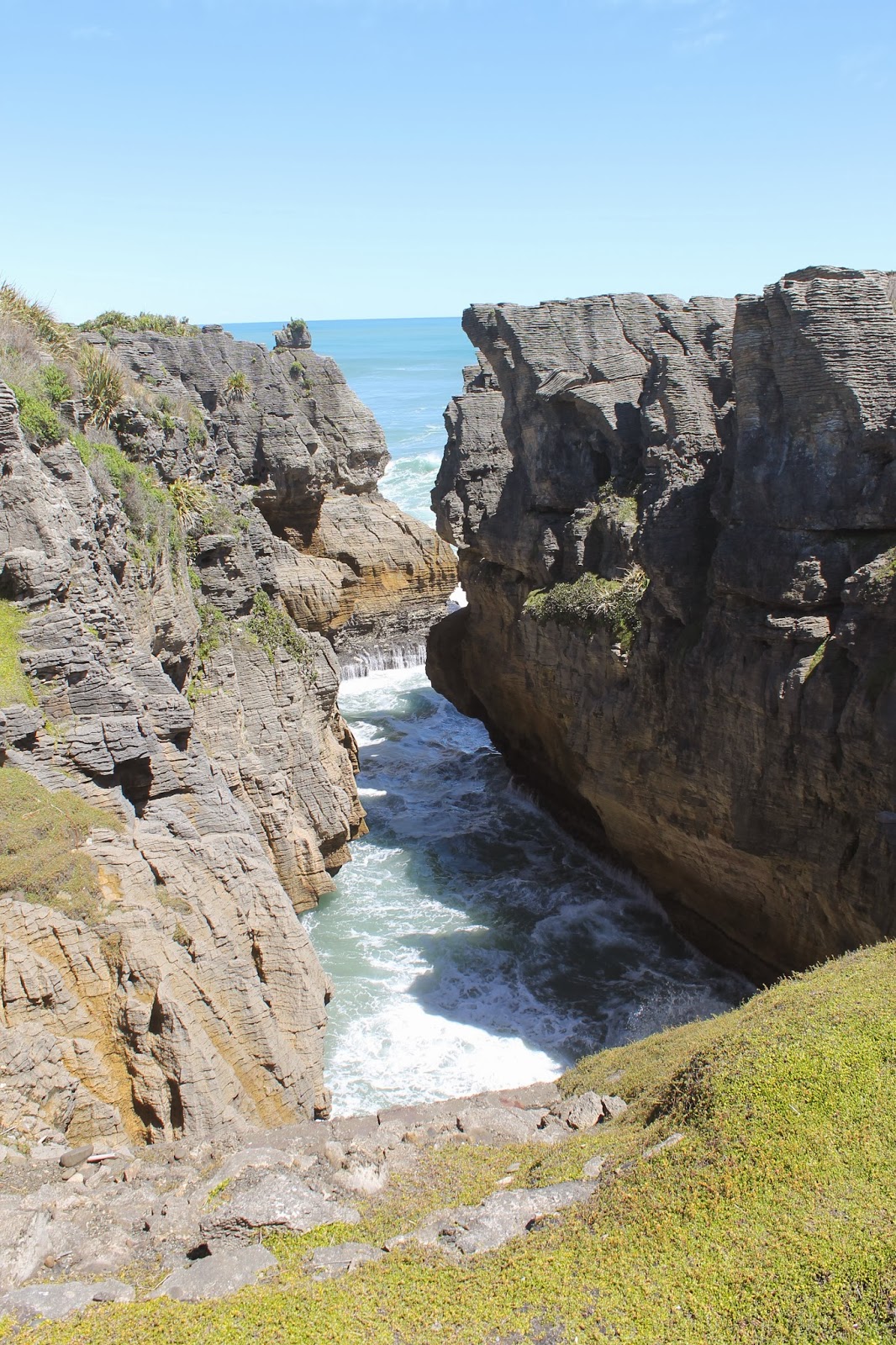FunDay Travel Tips: Punakaiki Pancake Rocks and Blowholes (NZ Day 10 ...