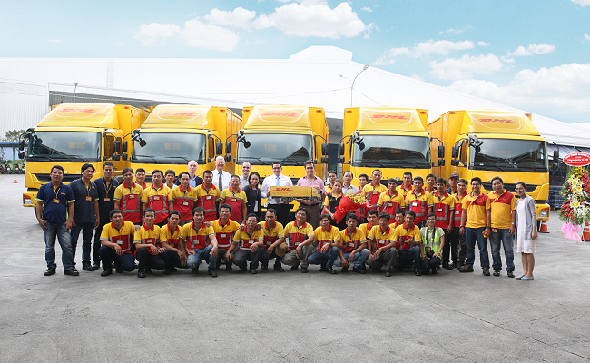FUSO bàn giao 18 xe Fighter FJ cho DHL Supply Chain | AutoVn - Trang ...