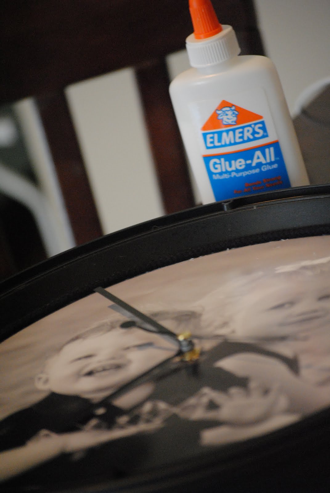 Gift Idea Tutorial: Photo Backed Clock - Making Lemonade