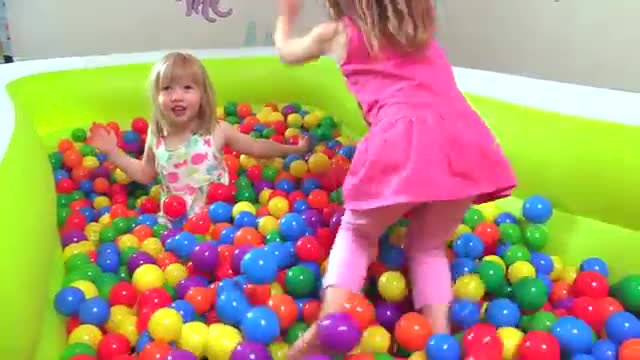 Love song: "The Ball Pit Show" for learning colors -- children's ...