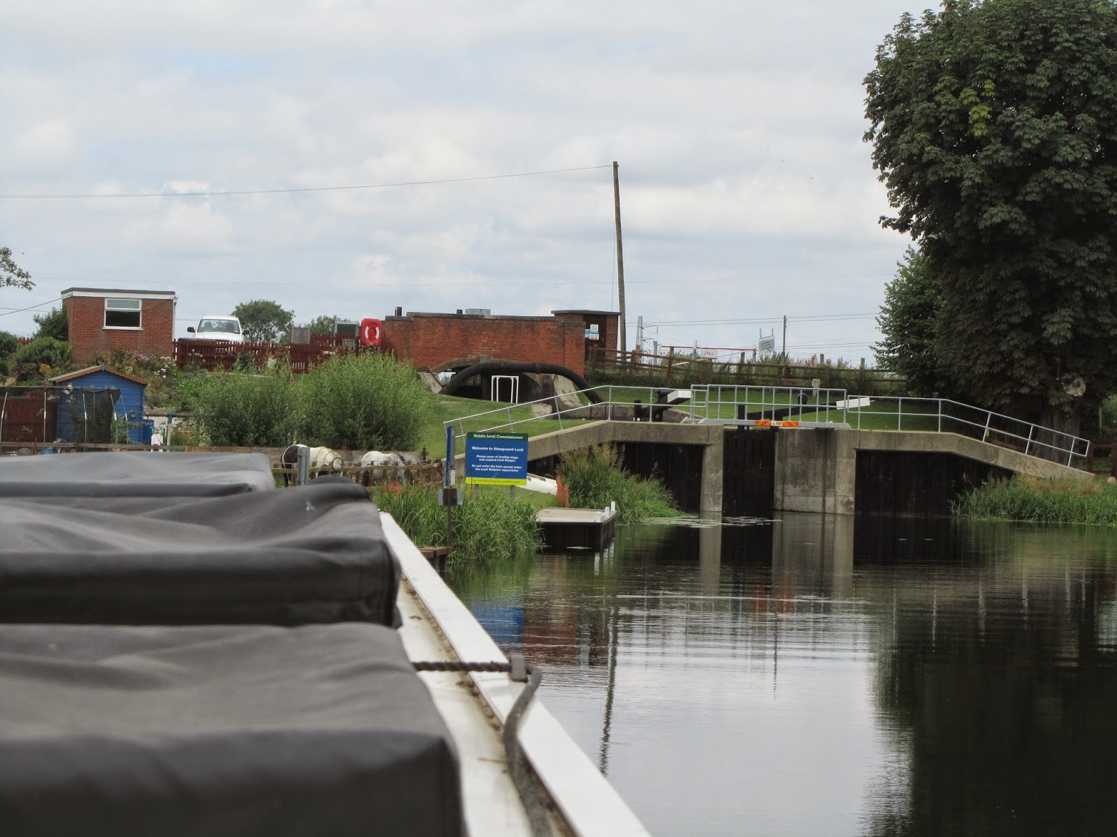 Narrowboat Armadillo: Through Stanground and the persistence of English ...