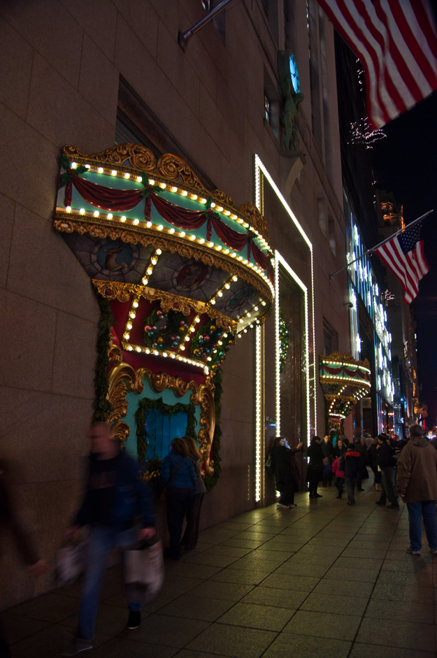 The Visual Beat: Tiffany & Co.: 2011 New York Holiday Windows
