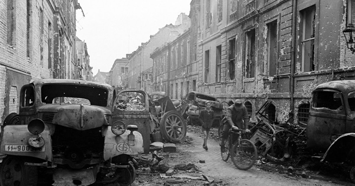 After the Fall: Haunting Photographs Document the Scene Inside Hitler’s ...