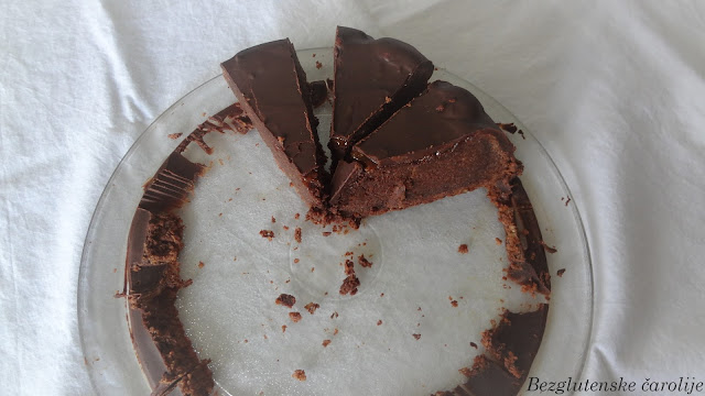 Bezglutenske čarolije: Bezglutenska Zaher torta
