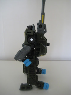 ChCse's blog: Toy Review: Transformers PCC Bombshock w/ Combaticons